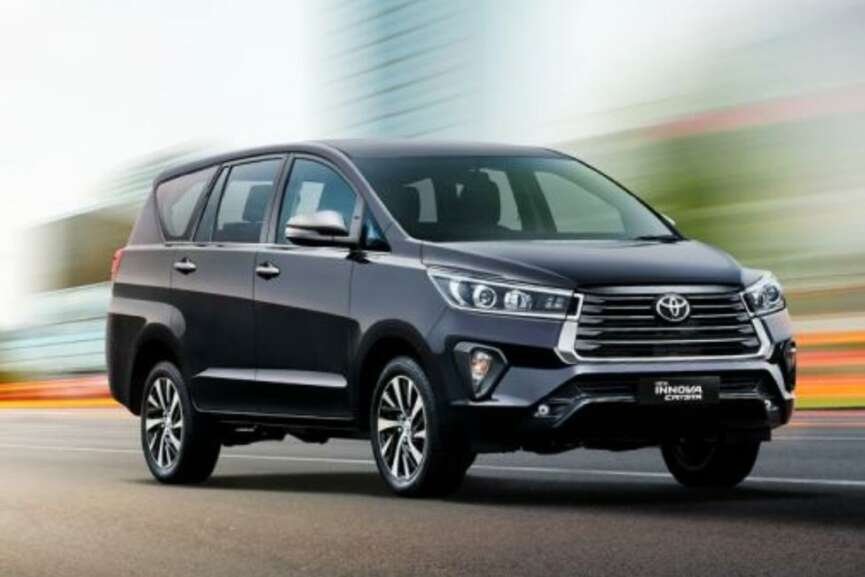 Toyota Innova Crysta Diesel To Make A Comeback - GaadiFy