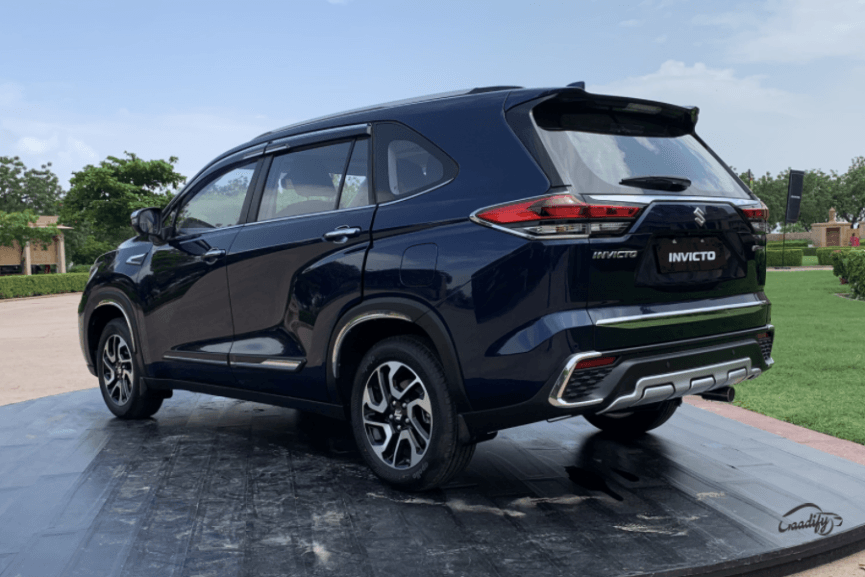 Maruti Invicto Variants, Features Explained - Zeta+ and Alpha+